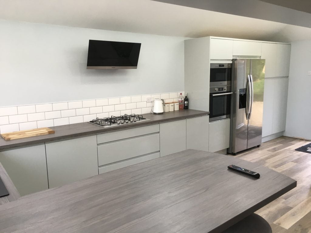 Handleless high gloss kitchen in light grey, Newbold, Chesterfield Copy ...