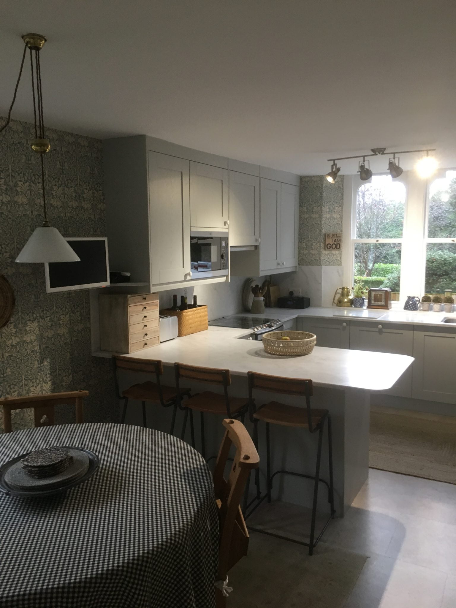 Cambridge Kitchen light Grey - RF Installations | Chesterfield Kitchens